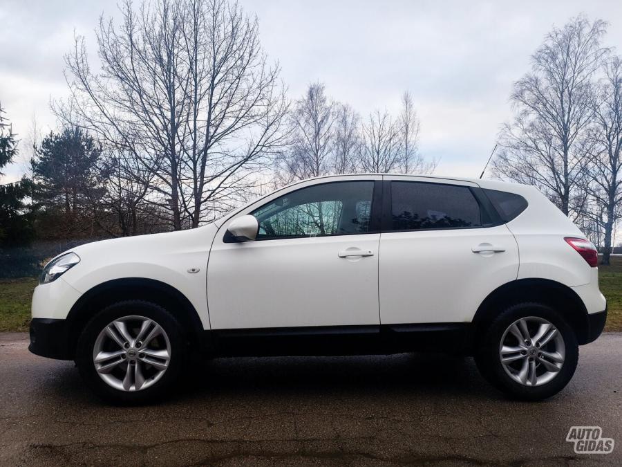 Balts Nissan Qashqai 2012 Mažeikiai, ar dzinēja tilpumu 1.60 L un nobraukumu 238 tūkst. km par 5900 €, foto 23 vietnē AUTOMOTO.COM.LV