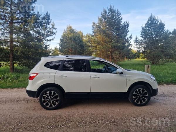 Balts Nissan Qashqai 2012 Rīga, ar dzinēja tilpumu 1.50 L un nobraukumu 187 tūkst. km par 5500 €, foto 4 vietnē AUTOMOTO.COM.LV