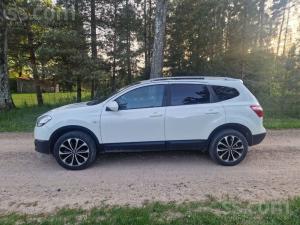 White Nissan Qashqai 2012 in Riga, with an engine capacity of 1.50 L and mileage of 187 thousand km for 5500 €, photo 6 on AUTOMOTO.COM.LV