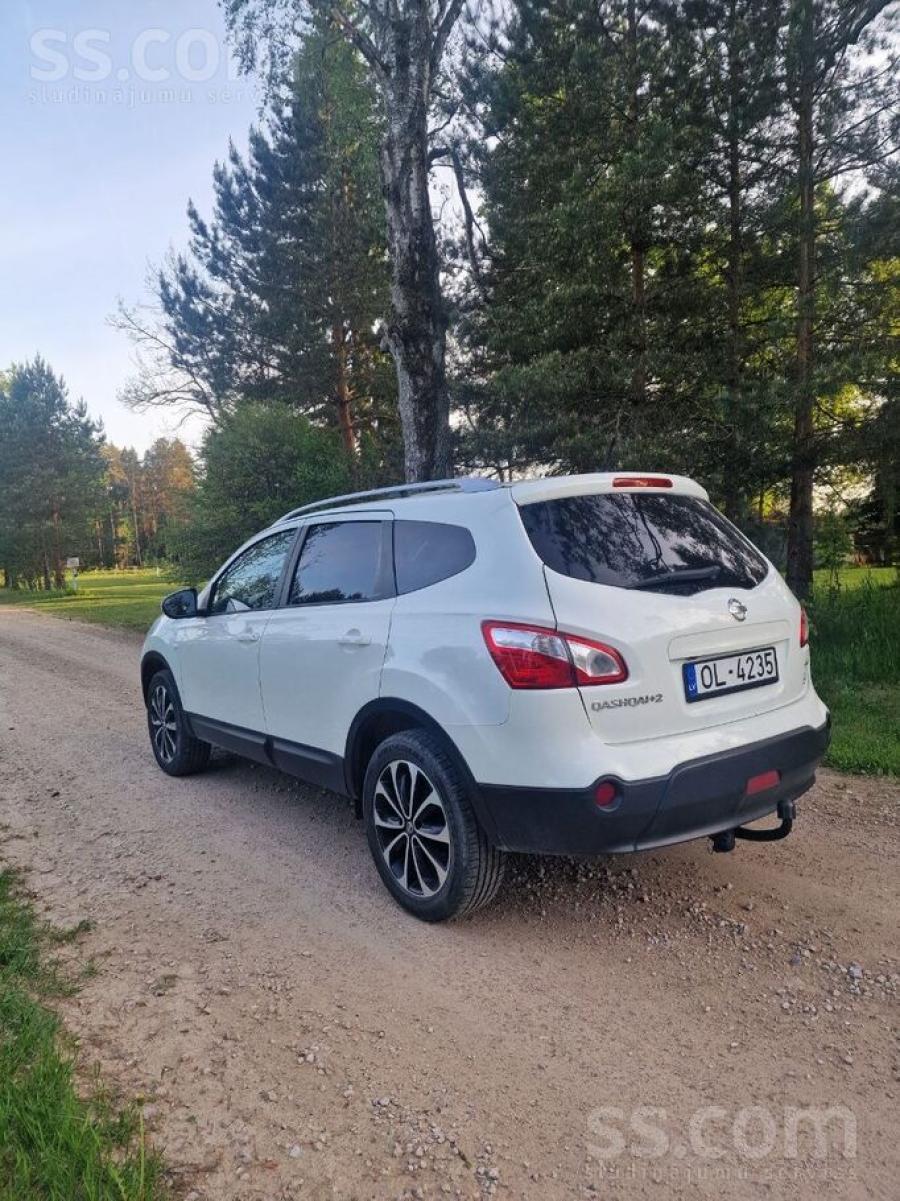 White Nissan Qashqai 2012 in Riga, with an engine capacity of 1.50 L and mileage of 187 thousand km for 5500 €, photo 8 on AUTOMOTO.COM.LV
