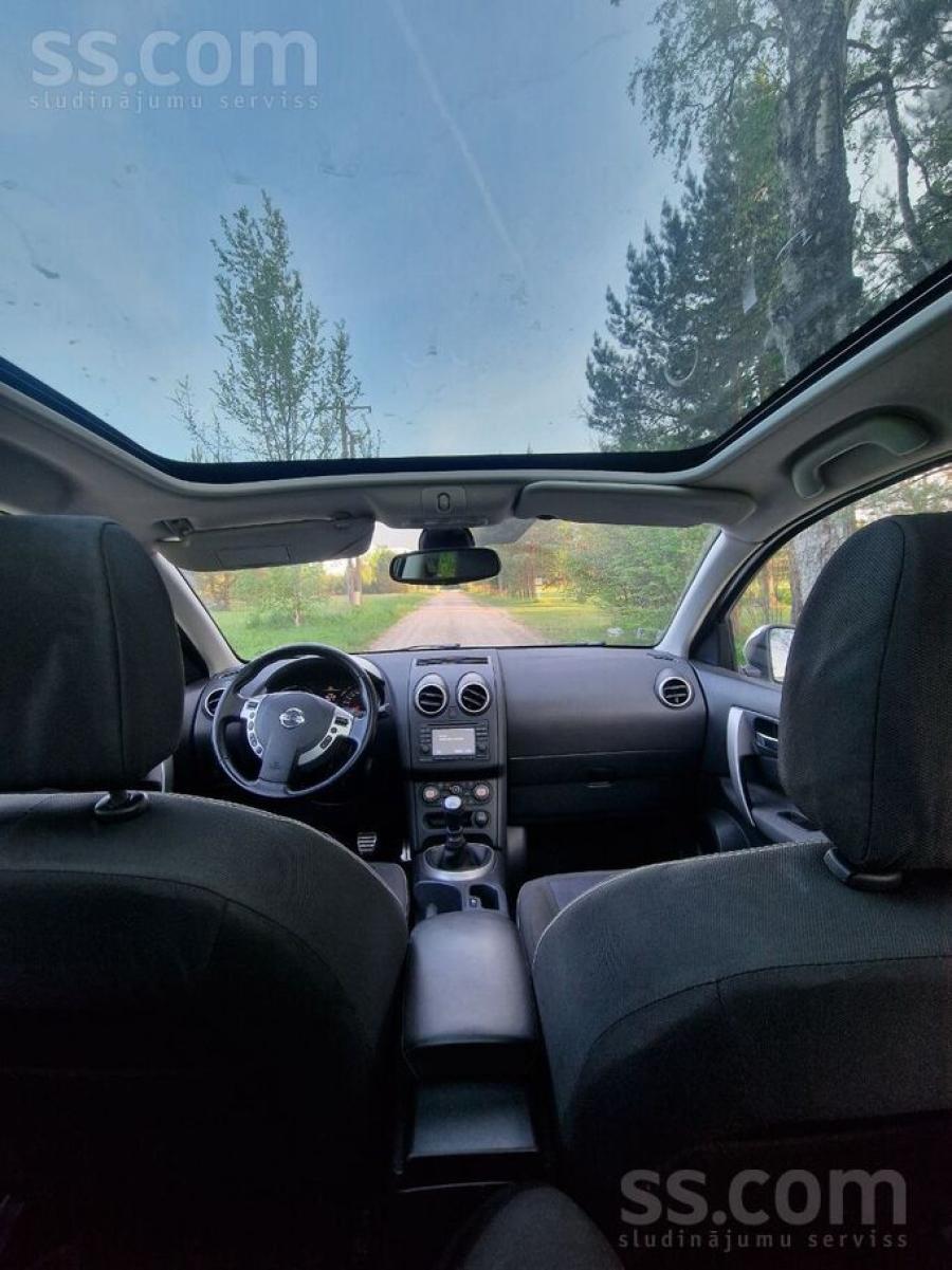 White Nissan Qashqai 2012 in Riga, with an engine capacity of 1.50 L and mileage of 187 thousand km for 5500 €, photo 12 on AUTOMOTO.COM.LV