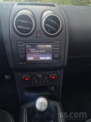 White Nissan Qashqai 2012 in Riga, with an engine capacity of 1.50 L and mileage of 187 thousand km for 5500 €, photo 14 on AUTOMOTO.COM.LV