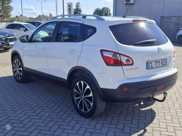 White Nissan Qashqai 2012 in Taurage, with an engine capacity of 1.46 L and mileage of 220 thousand km for 5000 €, photo 6 on AUTOMOTO.COM.LV