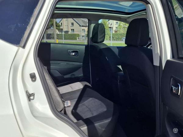 White Nissan Qashqai 2012 in Taurage, with an engine capacity of 1.46 L and mileage of 220 thousand km for 5000 €, photo 9 on AUTOMOTO.COM.LV