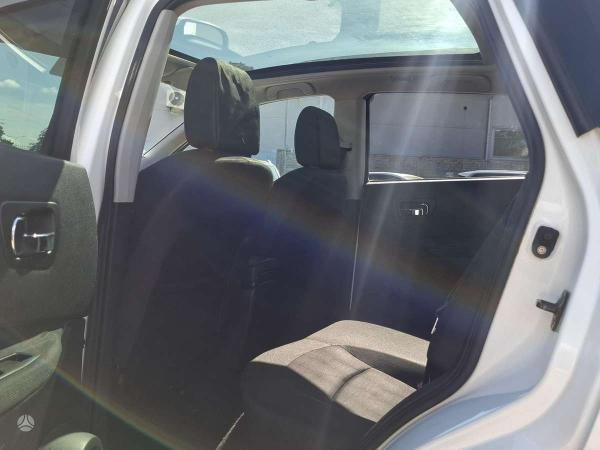 White Nissan Qashqai 2012 in Taurage, with an engine capacity of 1.46 L and mileage of 220 thousand km for 5000 €, photo 10 on AUTOMOTO.COM.LV