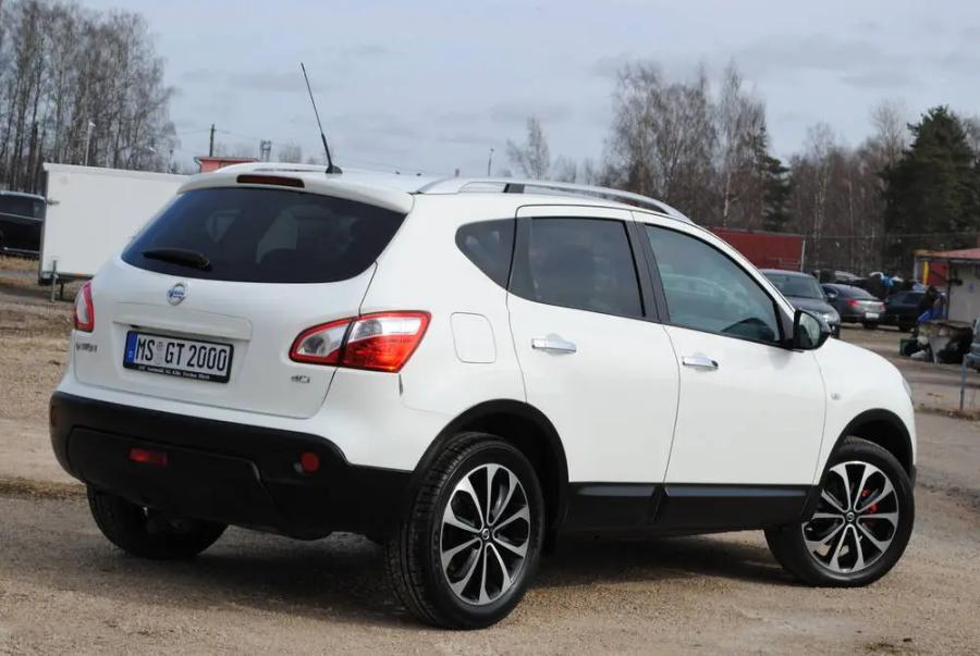 Balts Nissan Qashqai 2012 Rīga, ar dzinēja tilpumu 1.50 L un nobraukumu 191 tūkst. km par 6990 €, foto 3 vietnē AUTOMOTO.COM.LV
