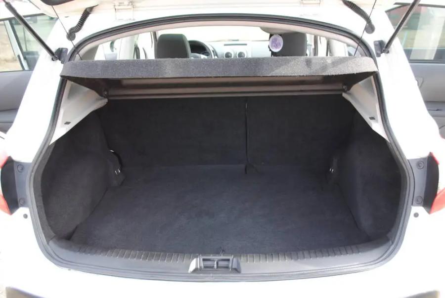 Balts Nissan Qashqai 2012 Rīga, ar dzinēja tilpumu 1.50 L un nobraukumu 191 tūkst. km par 6990 €, foto 11 vietnē AUTOMOTO.COM.LV
