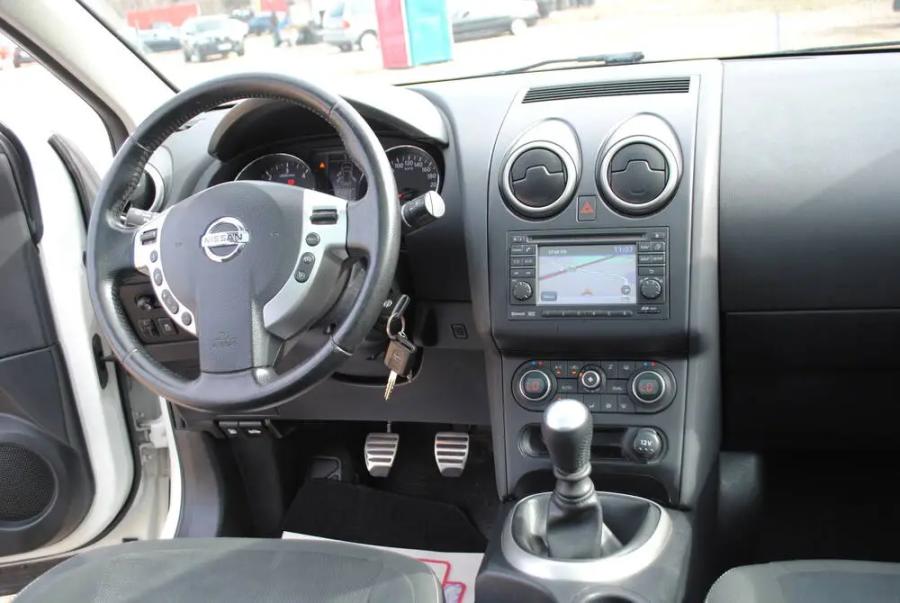 Balts Nissan Qashqai 2012 Rīga, ar dzinēja tilpumu 1.50 L un nobraukumu 191 tūkst. km par 6990 €, foto 15 vietnē AUTOMOTO.COM.LV