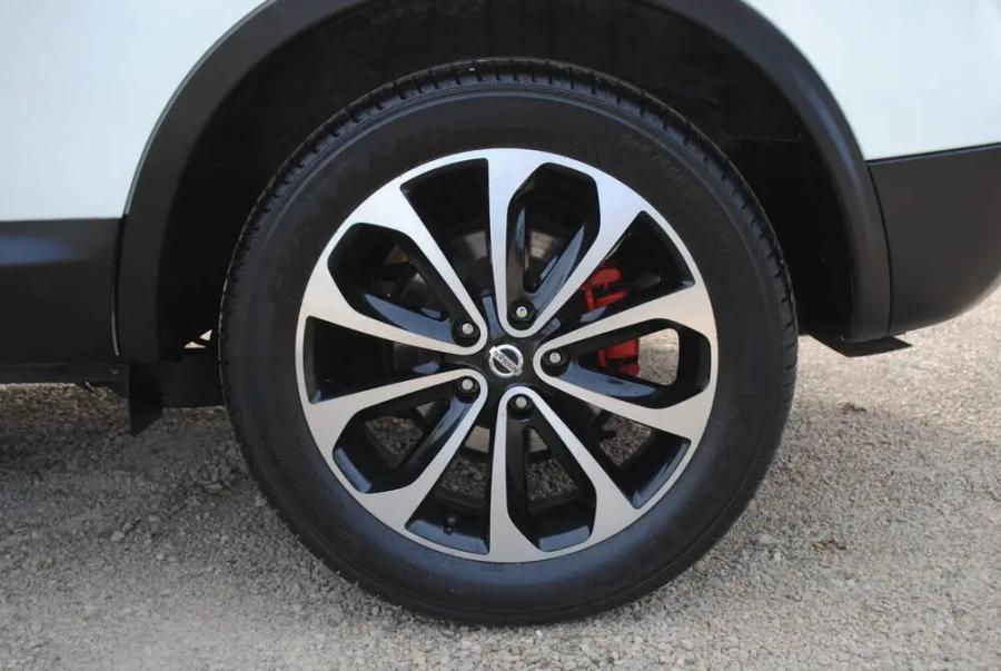 Balts Nissan Qashqai 2012 Rīga, ar dzinēja tilpumu 1.50 L un nobraukumu 191 tūkst. km par 6990 €, foto 17 vietnē AUTOMOTO.COM.LV