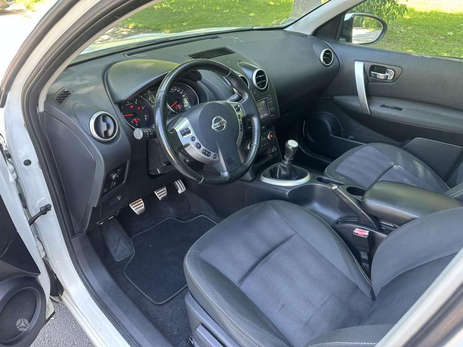 Balts Nissan Qashqai 2012 Tauragė, ar dzinēja tilpumu 1.46 L un nobraukumu 248 tūkst. km par 4700 €, foto 17 vietnē AUTOMOTO.COM.LV