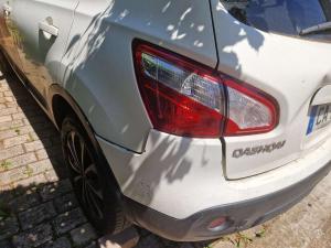 White Nissan Qashqai 2012 in Taurage, with an engine capacity of 1.60 L and mileage of 300 thousand km for 2700 €, photo 4 on AUTOMOTO.COM.LV