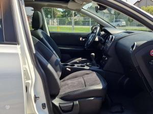 White Nissan Qashqai 2012 in Taurage, with an engine capacity of 1.46 L and mileage of 227 thousand km for 5000 €, photo 9 on AUTOMOTO.COM.LV