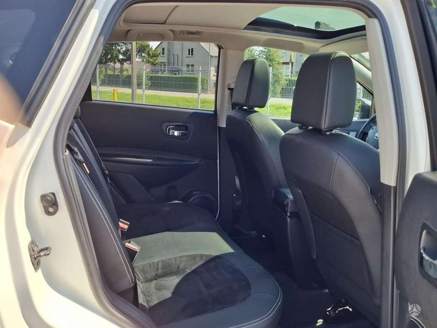 White Nissan Qashqai 2012 in Taurage, with an engine capacity of 1.46 L and mileage of 227 thousand km for 5000 €, photo 10 on AUTOMOTO.COM.LV