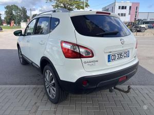 Белый Ниссан Кашкай 2012 в Таураге, объемом двигателя 1.60 л и пробегом 240 тыс. км за 5500 €, фото 5 на AUTOMOTO.COM.LV