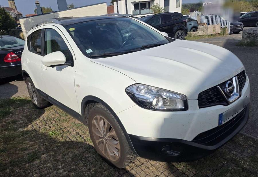Balts Nissan Qashqai 2012 Tauragė, ar dzinēja tilpumu 1.46 L un nobraukumu 270 tūkst. km par 4950 €, foto 3 vietnē AUTOMOTO.COM.LV