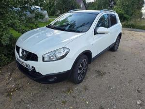 White Nissan Qashqai 2012 in Taurage, with an engine capacity of 1.46 L and mileage of 240 thousand km for 3799 €, photo  on AUTOMOTO.COM.LV