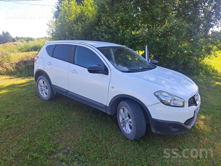 Balts Nissan Qashqai 2012 Rēzekne, ar dzinēja tilpumu 1.60 L un nobraukumu 262 tūkst. km par 5700 €, foto 3 vietnē AUTOMOTO.COM.LV