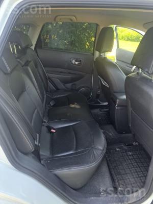 Balts Nissan Qashqai 2012 Rēzekne, ar dzinēja tilpumu 1.60 L un nobraukumu 262 tūkst. km par 5700 €, foto 4 vietnē AUTOMOTO.COM.LV