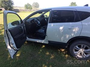 Balts Nissan Qashqai 2012 Rēzekne, ar dzinēja tilpumu 1.60 L un nobraukumu 262 tūkst. km par 5700 €, foto 7 vietnē AUTOMOTO.COM.LV