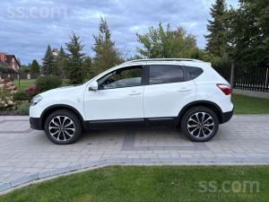 White Nissan Qashqai 2012 in Bauska, with an engine capacity of 1.50 L and mileage of 212 thousand km for 5300 €, photo 9 on AUTOMOTO.COM.LV