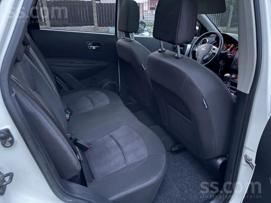 White Nissan Qashqai 2012 in Bauska, with an engine capacity of 1.50 L and mileage of 212 thousand km for 5300 €, photo 15 on AUTOMOTO.COM.LV