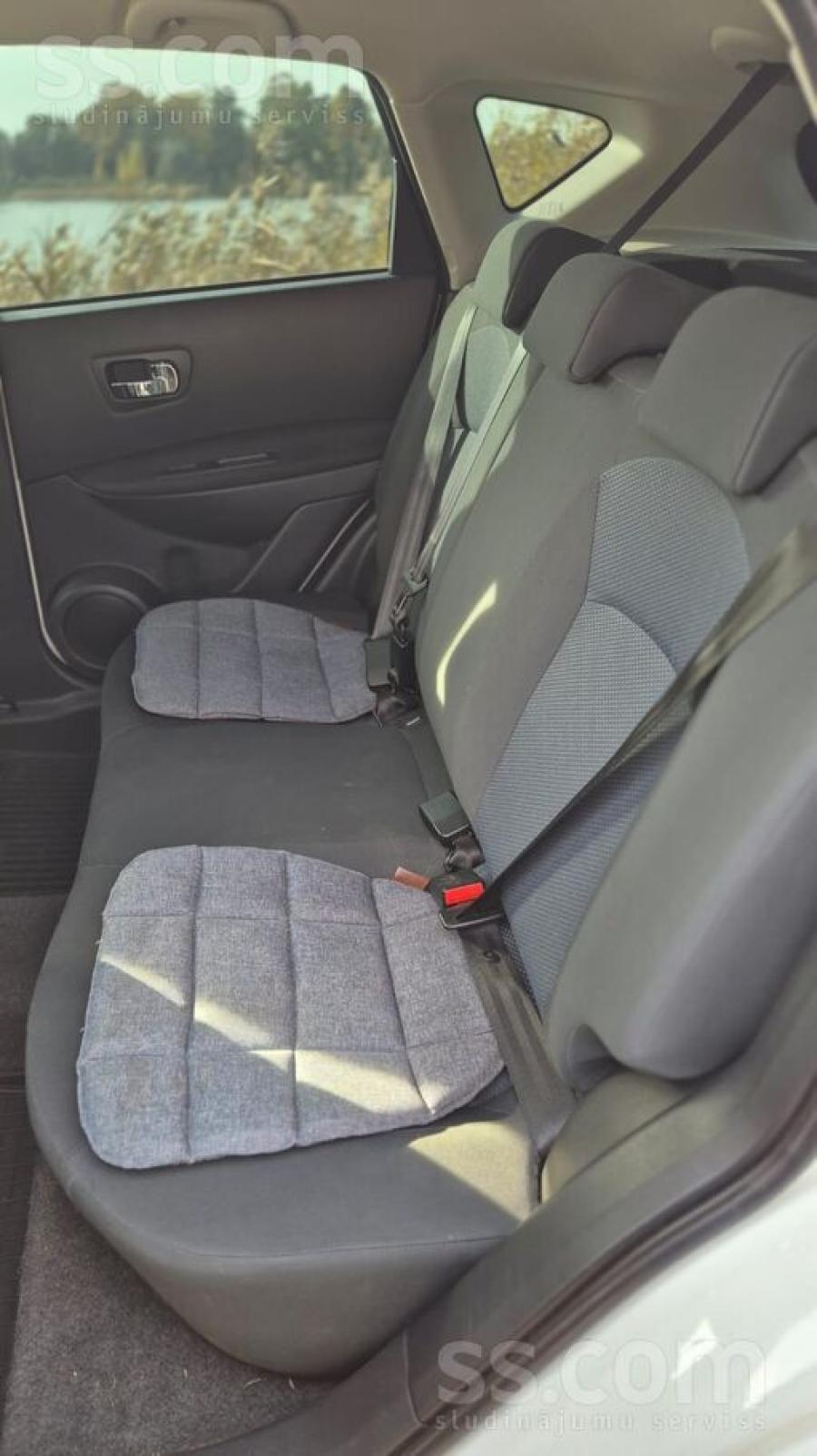 Balts Nissan Qashqai 2012 Liepāja, ar dzinēja tilpumu 1.60 L un nobraukumu 188 tūkst. km par 5500 €, foto 4 vietnē AUTOMOTO.COM.LV