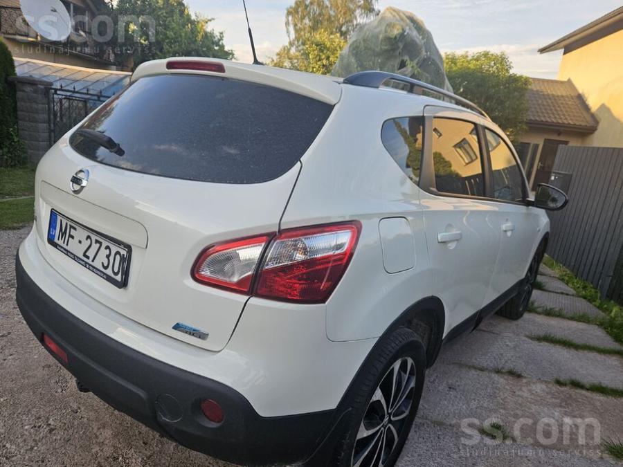 Balts Nissan Qashqai 2013 Jelgava, ar dzinēja tilpumu 1.60 L un nobraukumu 242 tūkst. km par 5990 €, foto 5 vietnē AUTOMOTO.COM.LV