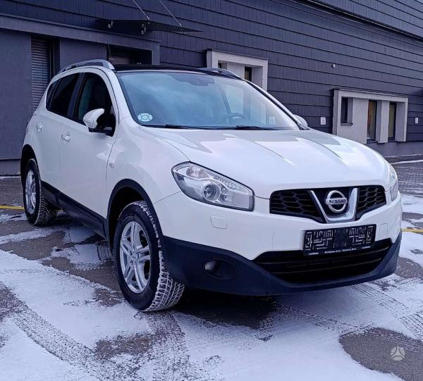 White Nissan Qashqai 2013 in Kaunas, with an engine capacity of 1.46 L and mileage of 214 thousand km for 5300 €, photo 3 on AUTOMOTO.COM.LV