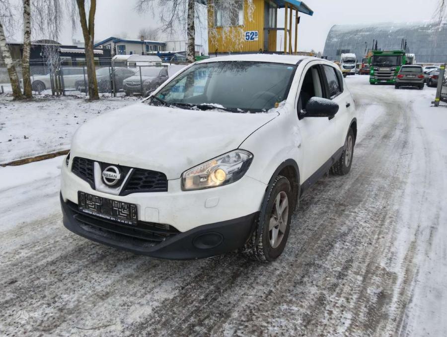 Белый Ниссан Кашкай 2013 в Мариямполе, объемом двигателя 1.46 л и пробегом 408 тыс. км за 3250 €, фото 2 на AUTOMOTO.COM.LV