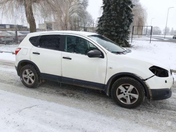 Белый Ниссан Кашкай 2013 в Мариямполе, объемом двигателя 1.46 л и пробегом 408 тыс. км за 3250 €, фото 5 на AUTOMOTO.COM.LV