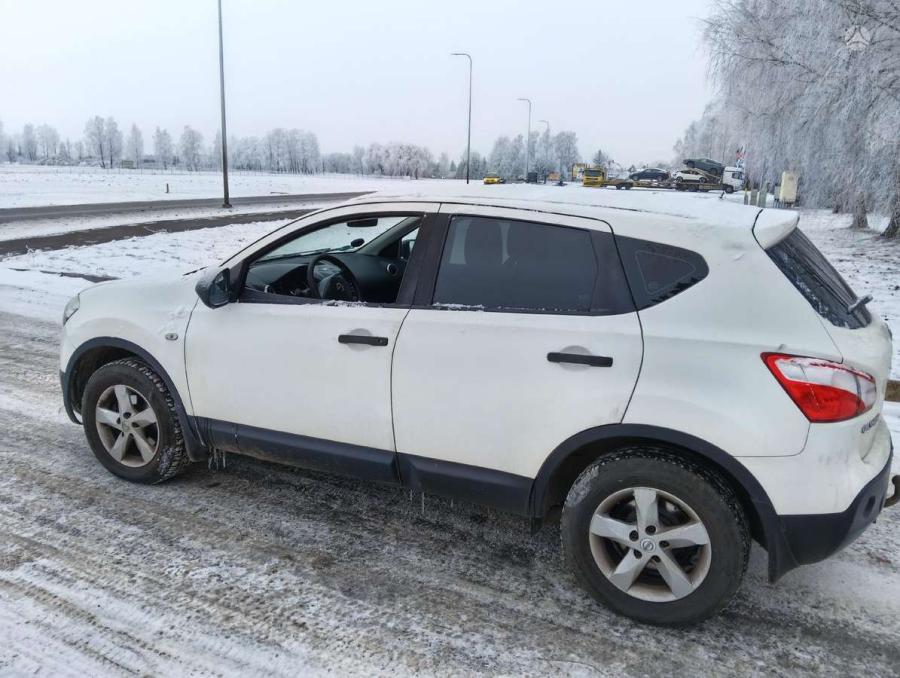 Белый Ниссан Кашкай 2013 в Мариямполе, объемом двигателя 1.46 л и пробегом 408 тыс. км за 3250 €, фото 13 на AUTOMOTO.COM.LV