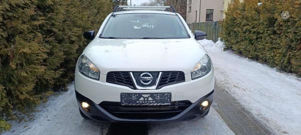 White Nissan Qashqai 2013 in Kaunas, with an engine capacity of 1.46 L and mileage of 255 thousand km for 5450 €, photo 8 on AUTOMOTO.COM.LV
