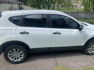 Balts Nissan Qashqai 2013 Rīga, ar dzinēja tilpumu 1.60 L un nobraukumu 203 tūkst. km par 5900 €, foto 3 vietnē AUTOMOTO.COM.LV