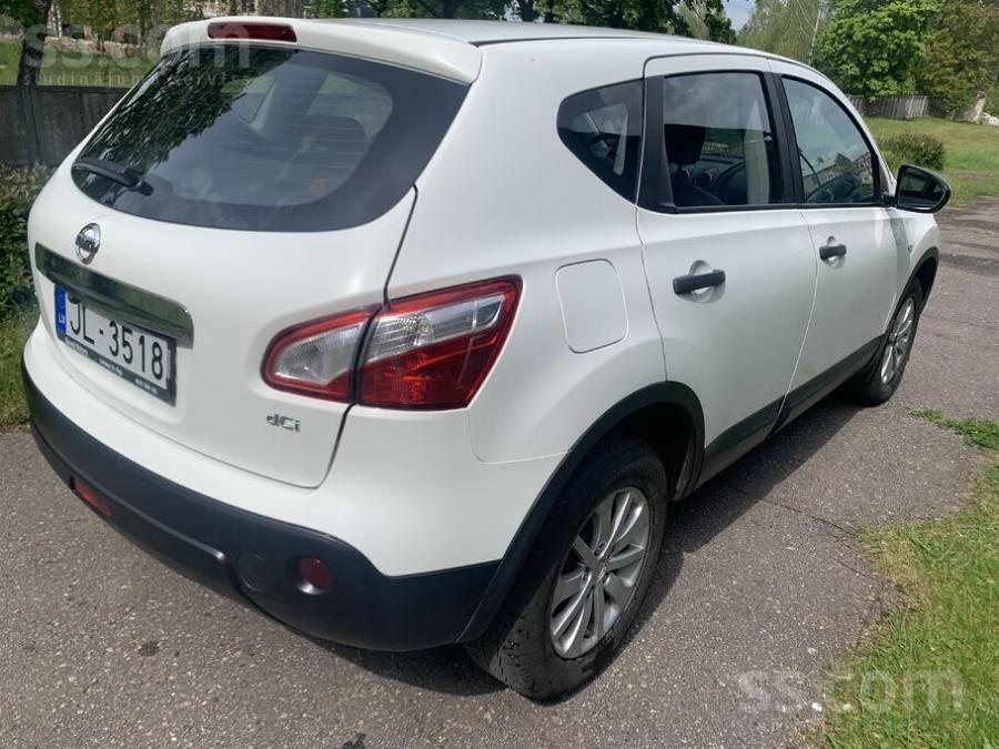 Balts Nissan Qashqai 2013 Rīga, ar dzinēja tilpumu 1.60 L un nobraukumu 203 tūkst. km par 5900 €, foto 4 vietnē AUTOMOTO.COM.LV