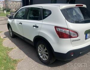Balts Nissan Qashqai 2013 Rīga, ar dzinēja tilpumu 1.60 L un nobraukumu 203 tūkst. km par 5900 €, foto 6 vietnē AUTOMOTO.COM.LV