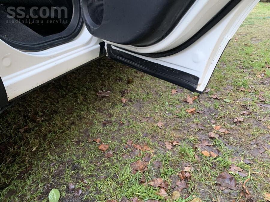 Balts Nissan Qashqai 2013 Rīga, ar dzinēja tilpumu 1.60 L un nobraukumu 203 tūkst. km par 5900 €, foto 13 vietnē AUTOMOTO.COM.LV