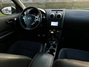 White Nissan Qashqai 2013 in Jelgava, with an engine capacity of 1.60 L and mileage of 242 thousand km for 6450 €, photo 4 on AUTOMOTO.COM.LV