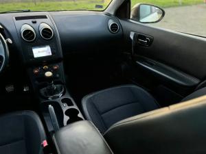 White Nissan Qashqai 2013 in Jelgava, with an engine capacity of 1.60 L and mileage of 242 thousand km for 6450 €, photo 5 on AUTOMOTO.COM.LV