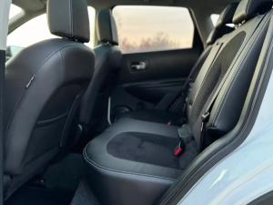 White Nissan Qashqai 2013 in Jelgava, with an engine capacity of 1.60 L and mileage of 242 thousand km for 6450 €, photo 6 on AUTOMOTO.COM.LV
