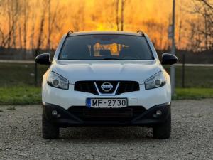 White Nissan Qashqai 2013 in Jelgava, with an engine capacity of 1.60 L and mileage of 242 thousand km for 6450 €, photo 13 on AUTOMOTO.COM.LV