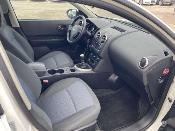 Белый Ниссан Кашкай 2013 в Радвилишкис, объемом двигателя 1.46 л и пробегом 251 тыс. км за 4850 €, фото 9 на AUTOMOTO.COM.LV