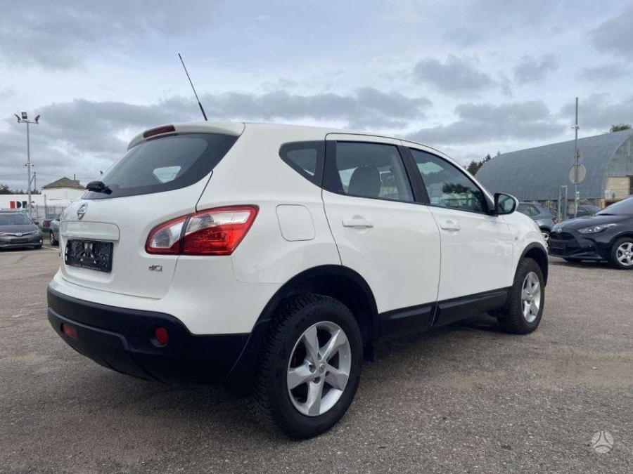 Balts Nissan Qashqai 2013 Radviliškis, ar dzinēja tilpumu 1.46 L un nobraukumu 251 tūkst. km par 4850 €, foto 4 vietnē AUTOMOTO.COM.LV
