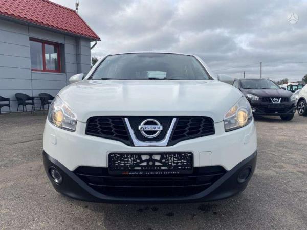 White Nissan Qashqai 2013 in Radviliskis, with an engine capacity of 1.46 L and mileage of 251 thousand km for 4850 €, photo 5 on AUTOMOTO.COM.LV