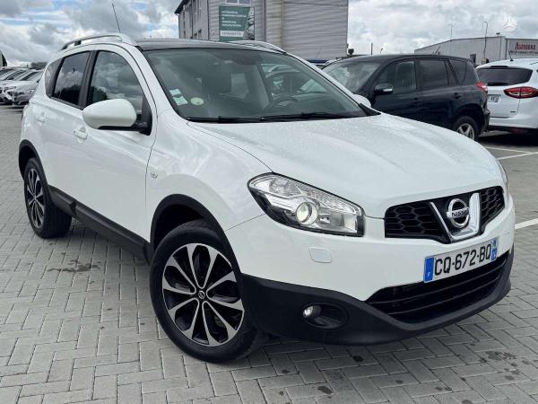 White Nissan Qashqai 2013 in Taurage, with an engine capacity of 1.60 L and mileage of 232 thousand km for 5400 €, photo 3 on AUTOMOTO.COM.LV