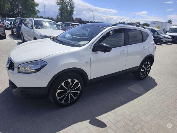 Balts Nissan Qashqai 2013 Tauragė, ar dzinēja tilpumu 1.60 L un nobraukumu 281 tūkst. km par 3900 €, foto 1 vietnē AUTOMOTO.COM.LV