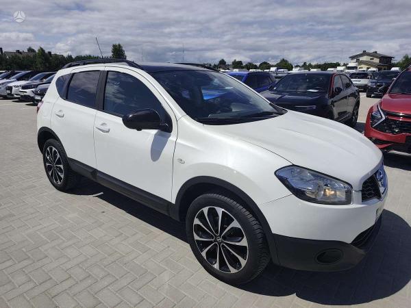 Balts Nissan Qashqai 2013 Tauragė, ar dzinēja tilpumu 1.60 L un nobraukumu 281 tūkst. km par 3900 €, foto 2 vietnē AUTOMOTO.COM.LV