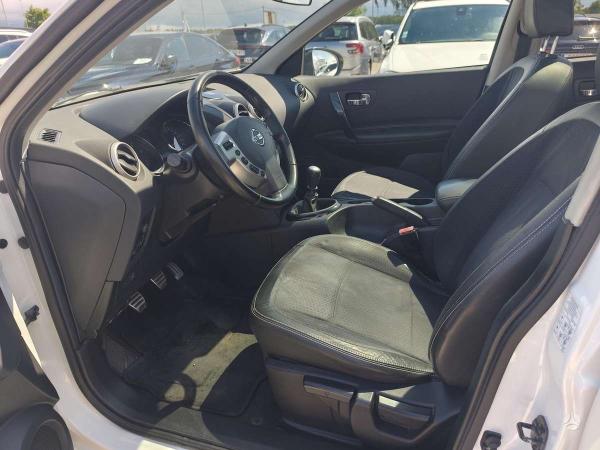 Balts Nissan Qashqai 2013 Tauragė, ar dzinēja tilpumu 1.60 L un nobraukumu 281 tūkst. km par 3900 €, foto 10 vietnē AUTOMOTO.COM.LV