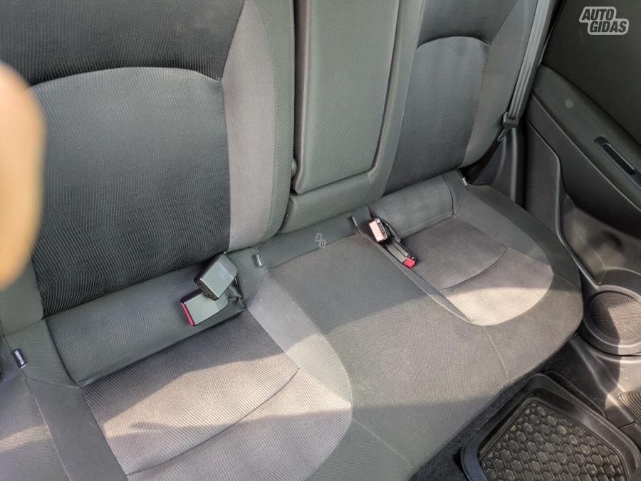 Balts Nissan Qashqai 2013 Marijampole, ar dzinēja tilpumu 1.60 L un nobraukumu 171 tūkst. km par 4800 €, foto 11 vietnē AUTOMOTO.COM.LV
