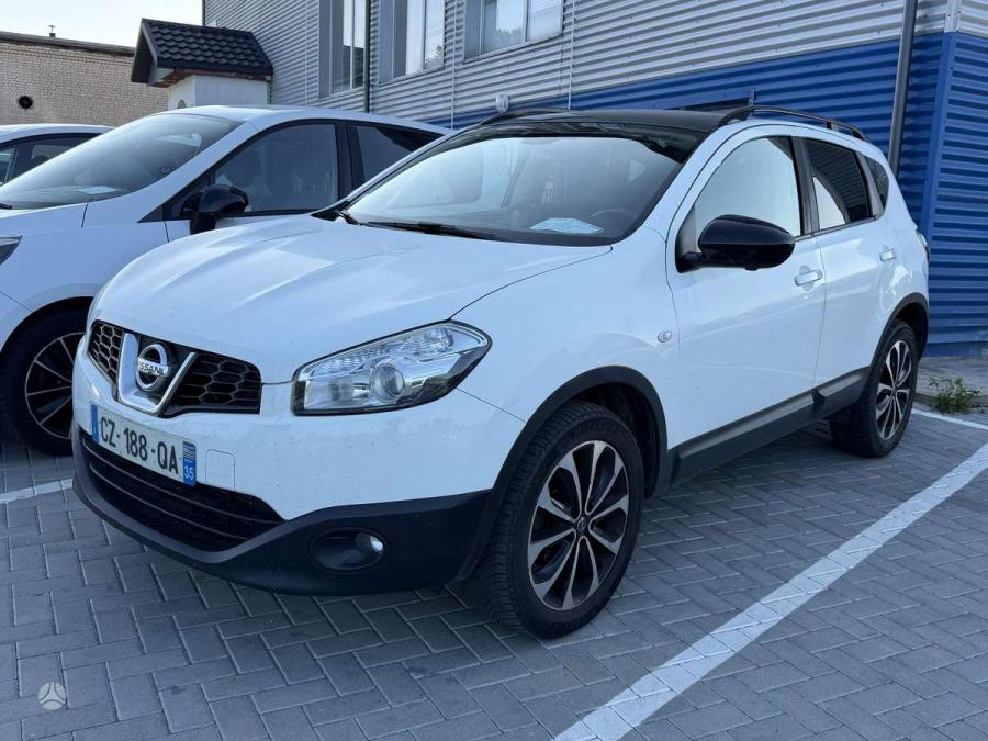 Balts Nissan Qashqai 2013 Tauragė, ar dzinēja tilpumu 1.60 L un nobraukumu 320 tūkst. km par 4450 €, foto 1 vietnē AUTOMOTO.COM.LV