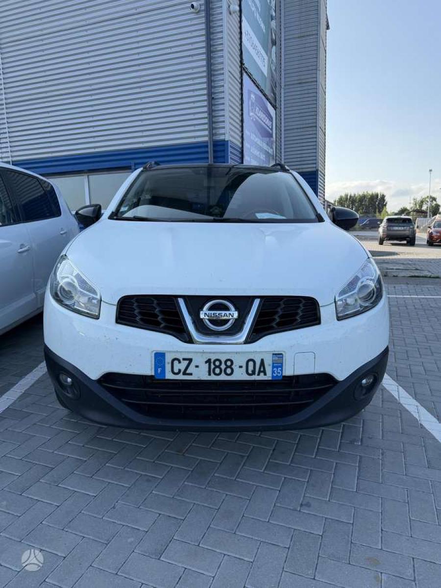 Balts Nissan Qashqai 2013 Tauragė, ar dzinēja tilpumu 1.60 L un nobraukumu 320 tūkst. km par 4450 €, foto 4 vietnē AUTOMOTO.COM.LV